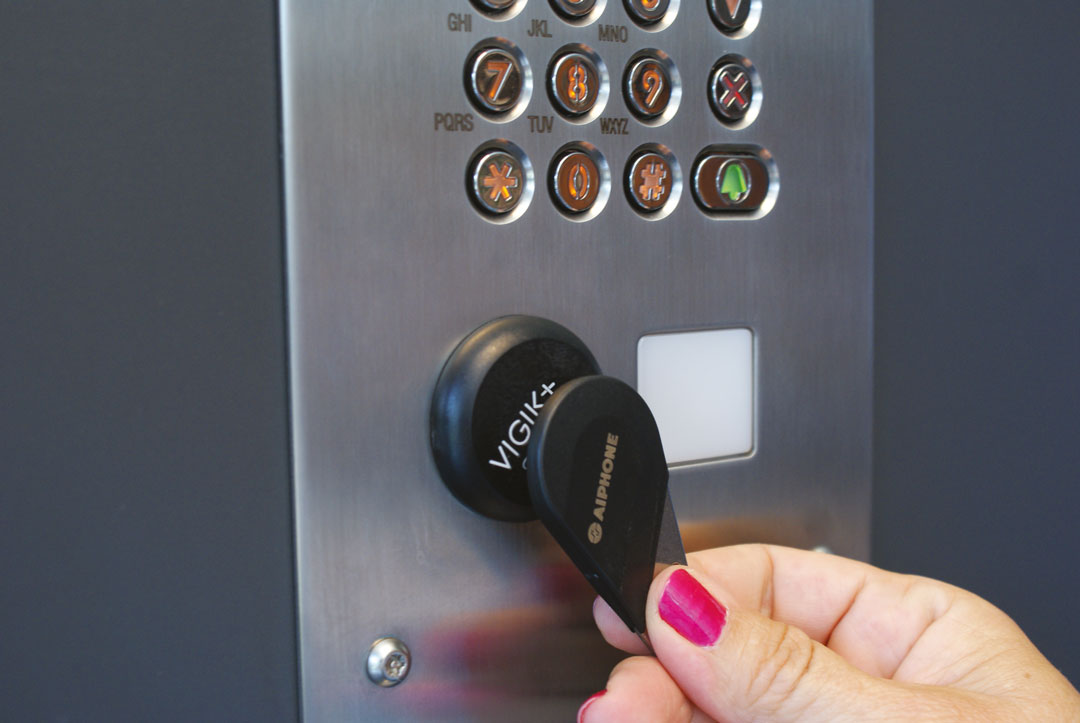 CAS N°8 : l'accès des prestataires se renforce avec le VIGIK+ - Aiphone